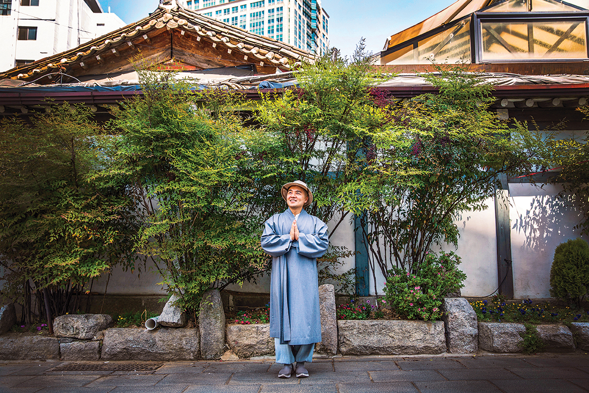 How Haemin Sunim Mends Broken Hearts - Tricycle: The Buddhist Review