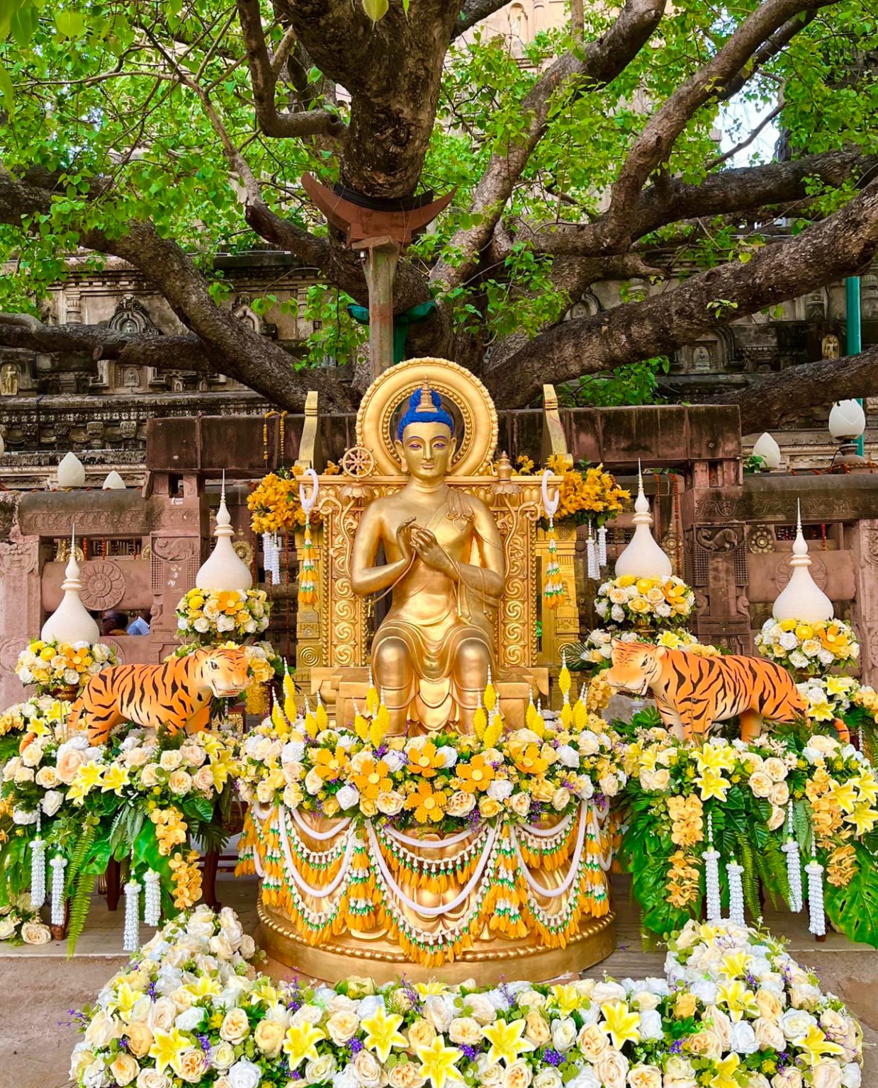 His Holiness the Dalai Lama Blesses Maitreya Statue at Bodhi Tree