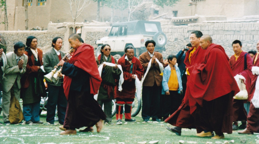 Beyond Two Worlds: Traleg Kyabgon Rinpoche IX